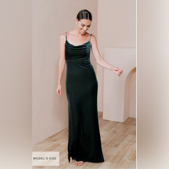 Revelry | Dresses | Revelry Sky Velvet Dress 6p In Classic Emerald ...